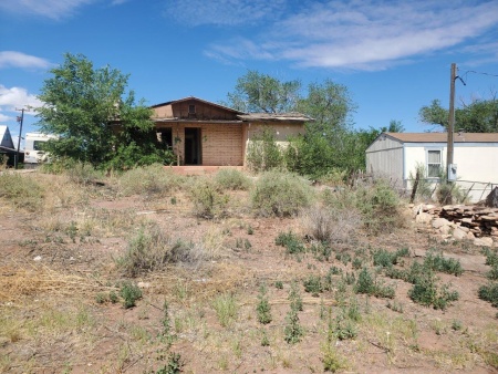 Major fixer upper at E 2nd St S, Saint Johns, AZ 85936 is a 1,278 sq ft ...